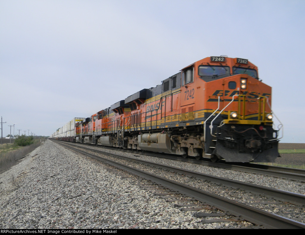 BNSF 7242